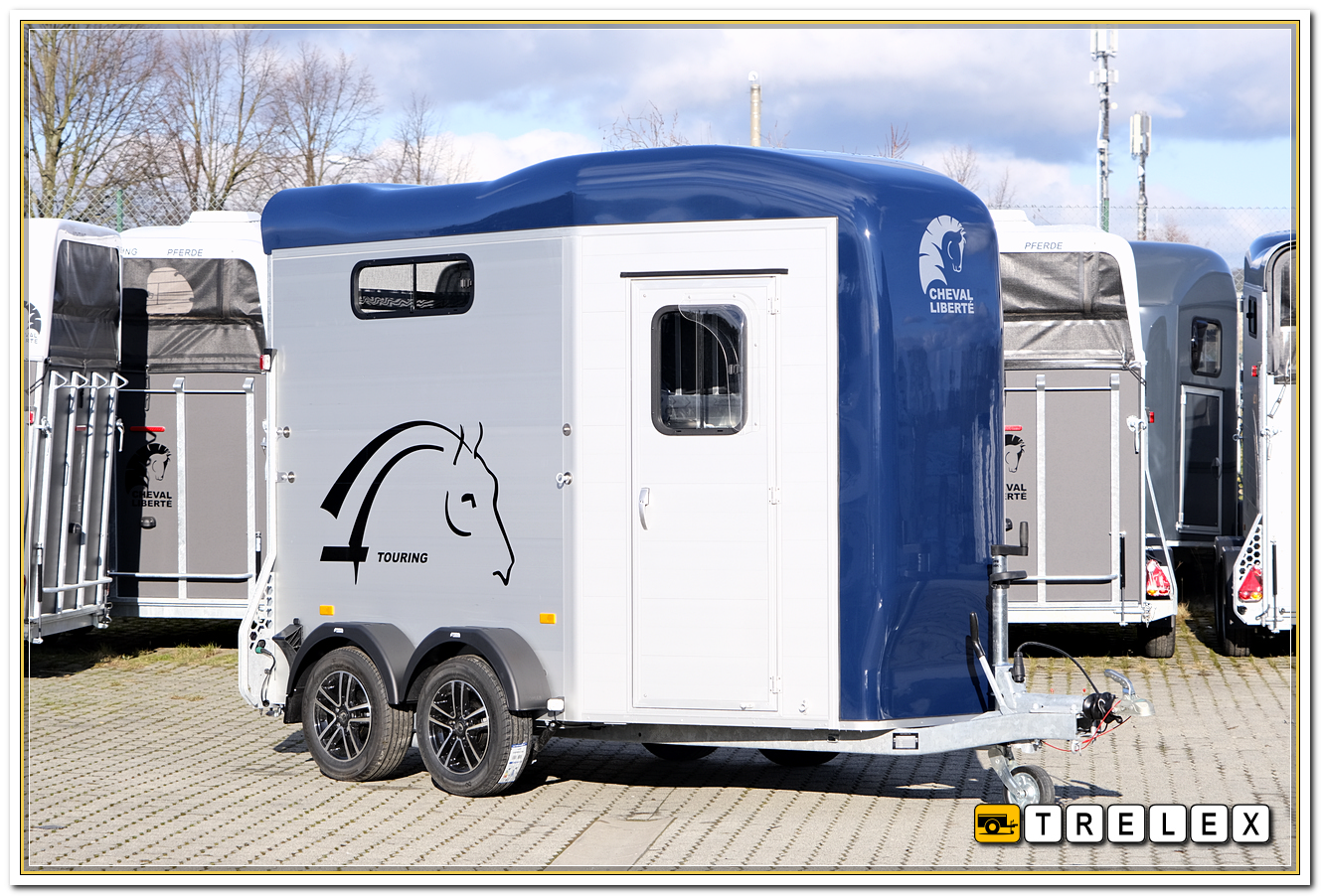 TRELEX Anhänger. CHEVAL LIBERTE Touring Country mit Frontausstieg