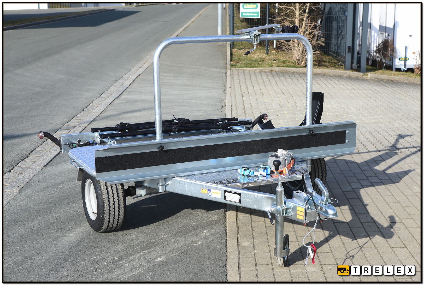 TRELEX Anhänger. Debon Roadster Camp