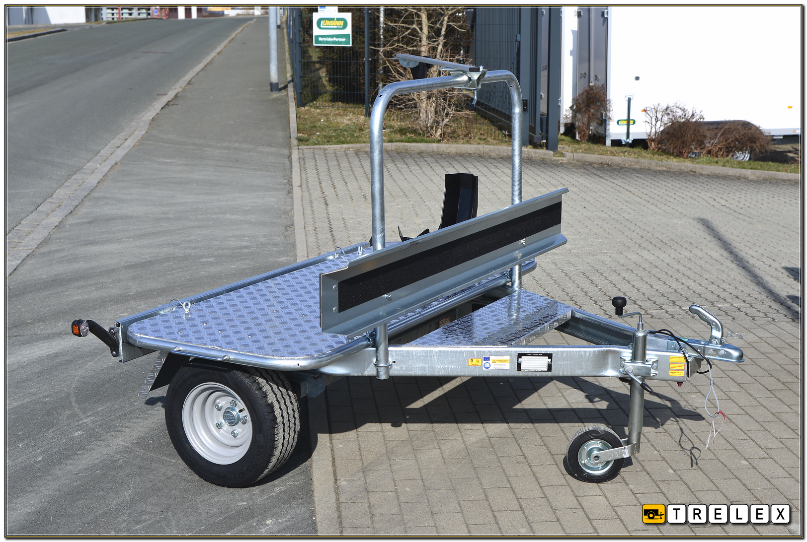 TRELEX Anhänger. Debon Roadster Camp